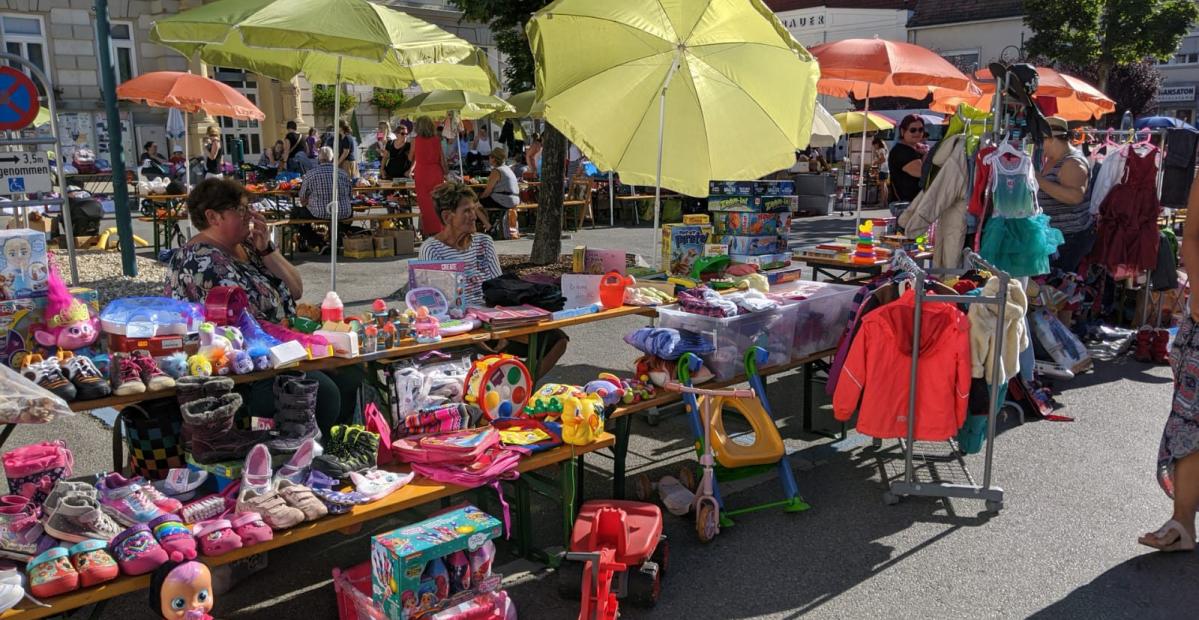 tn_12561_Floh-_und_Kinderflohmarkt.jpg